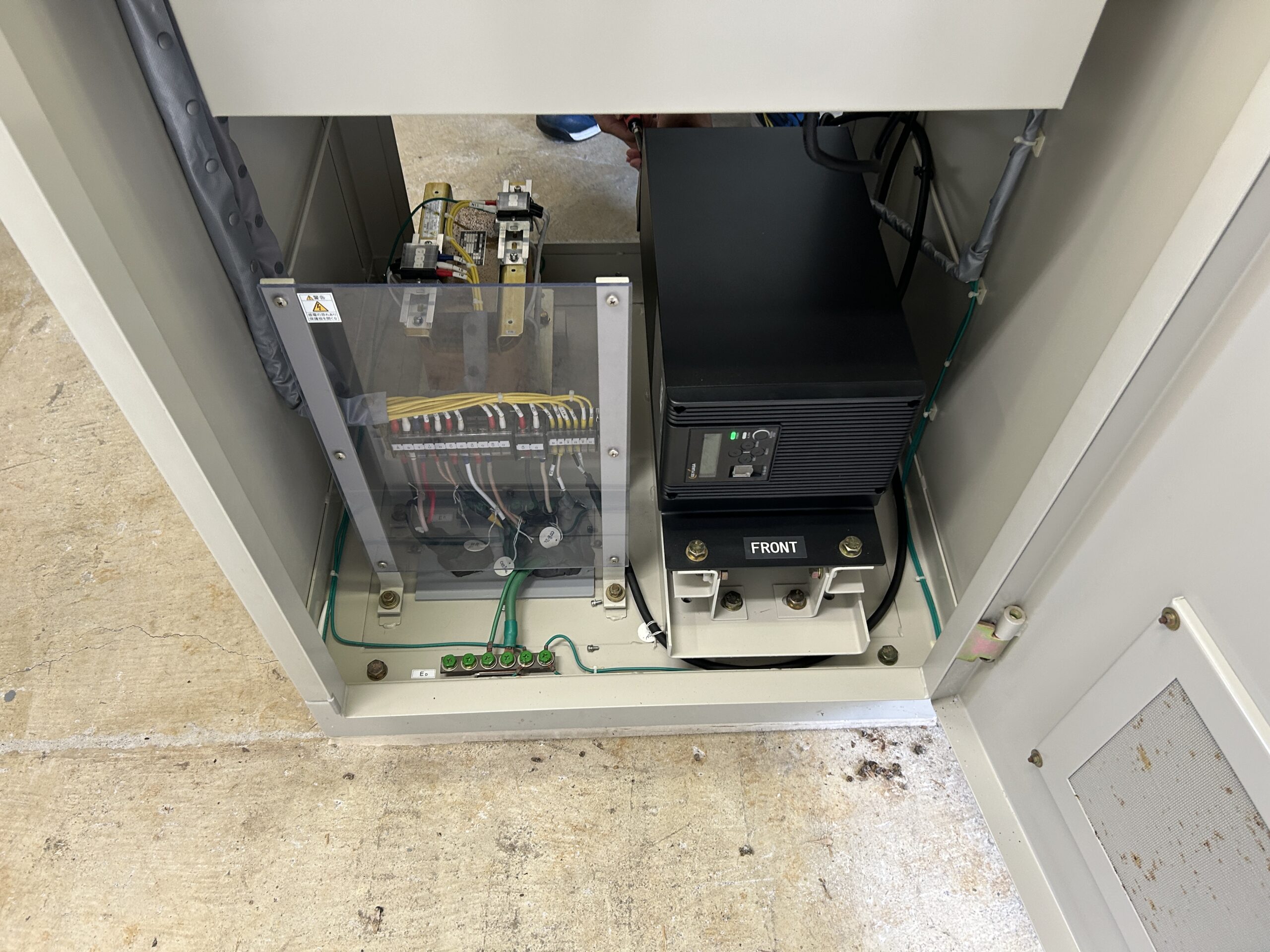 汎用UPS（無停電電源装置）の製品紹介～Acrostar THA2シリーズ～ - 安⼼な電源設備をあなたのもとへ - 東亜電機⼯業グループ